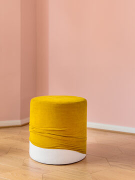 Hakola - On aika vapauttaa värit ja mennä kohti valoa.